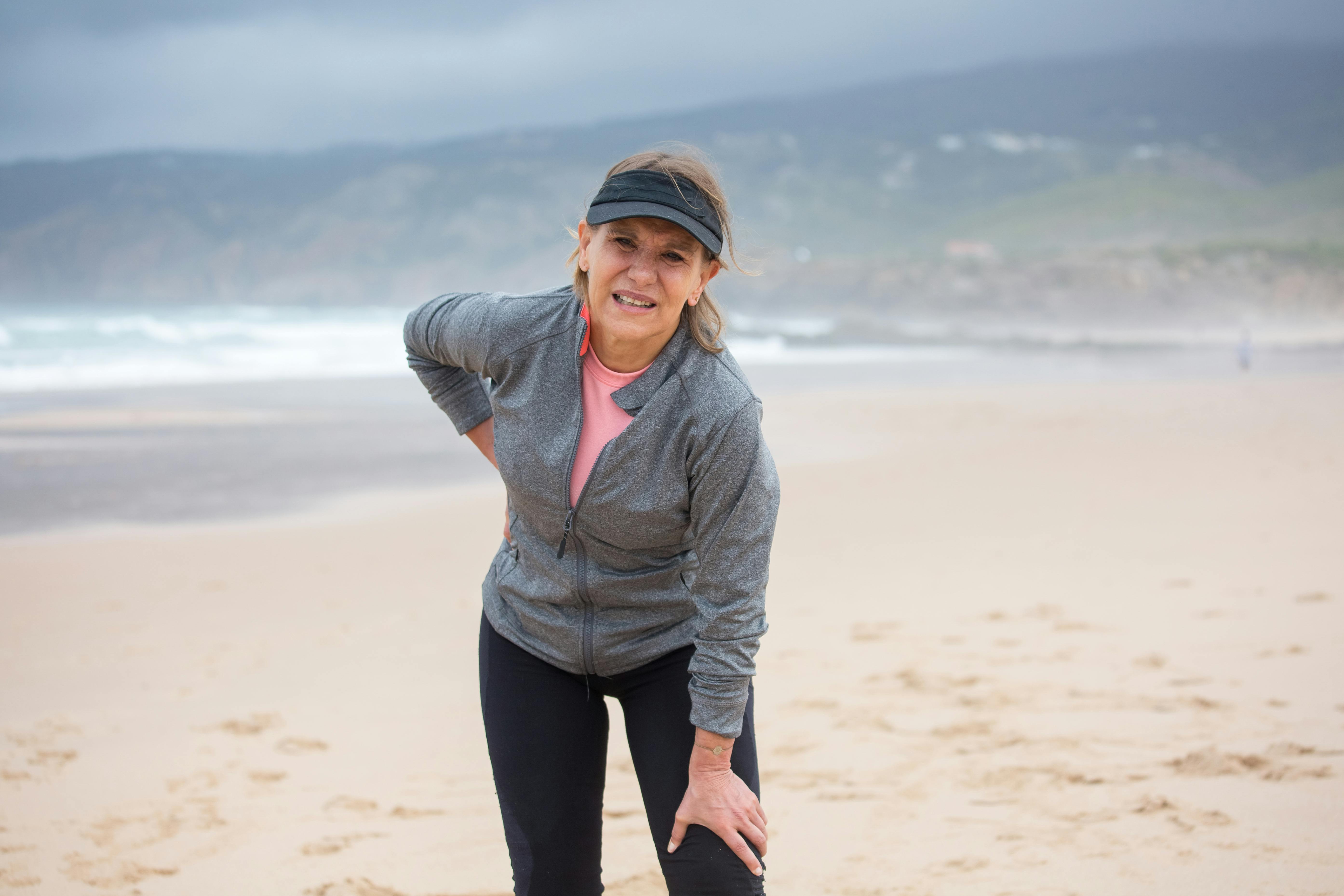 How to Live with Chronic Pain: 10 Tips for Daily Relief | Oak Street Health