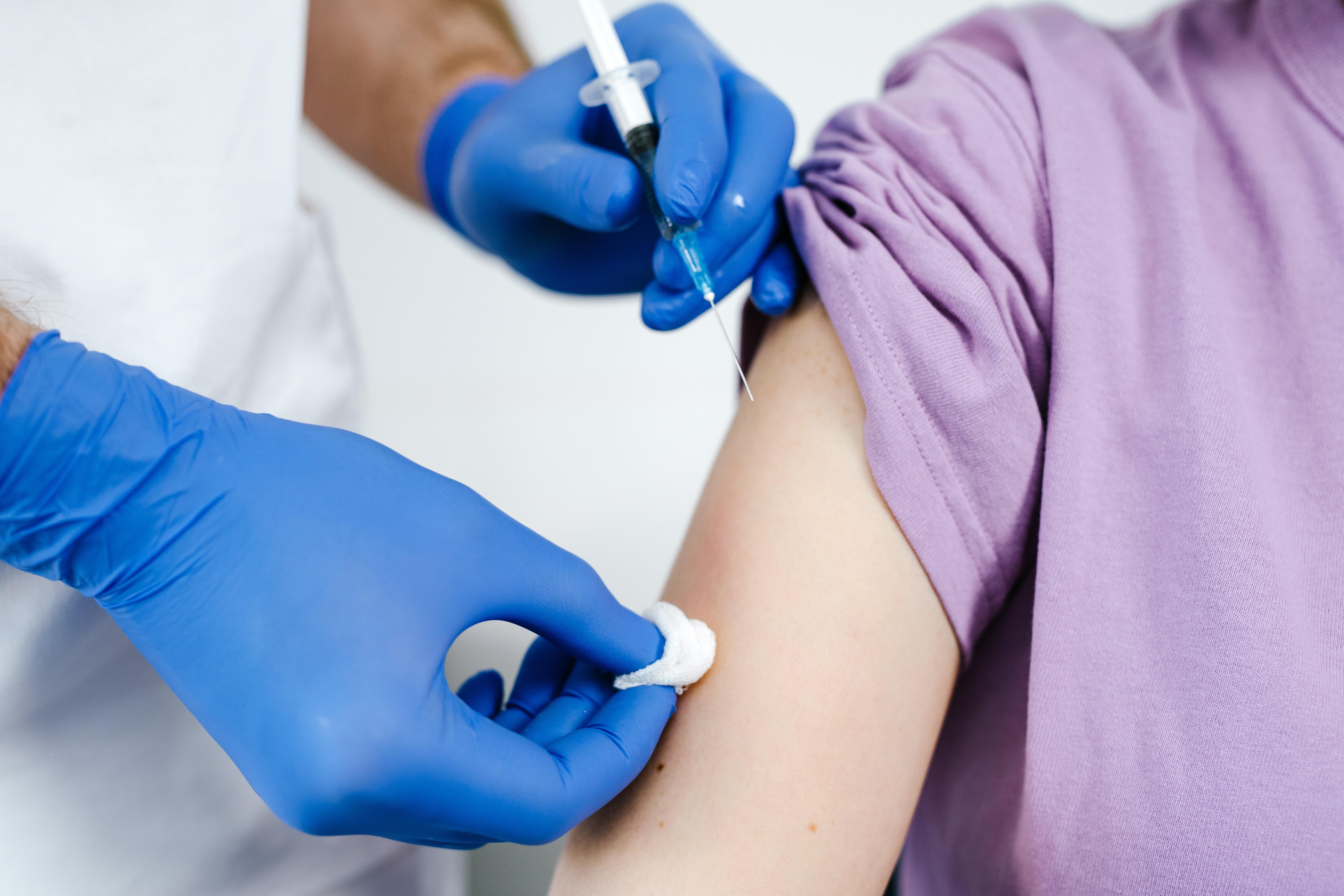 COVID-19 Vaccine Booster Shots: 3 Types & When To Get Them | Oak Street ...